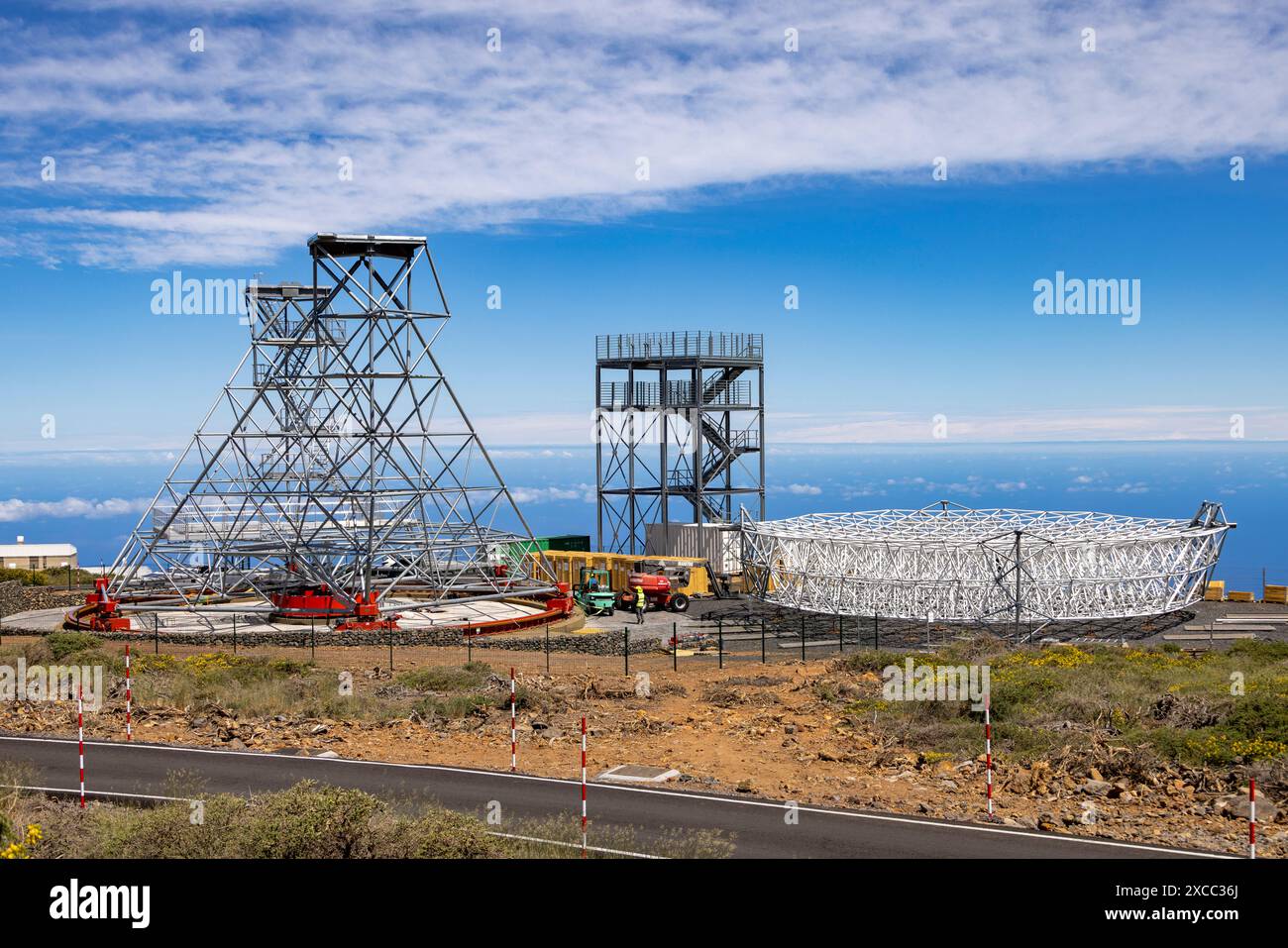 construction of new MAGIC telescope, Roque de los Muchachos Observatory ...