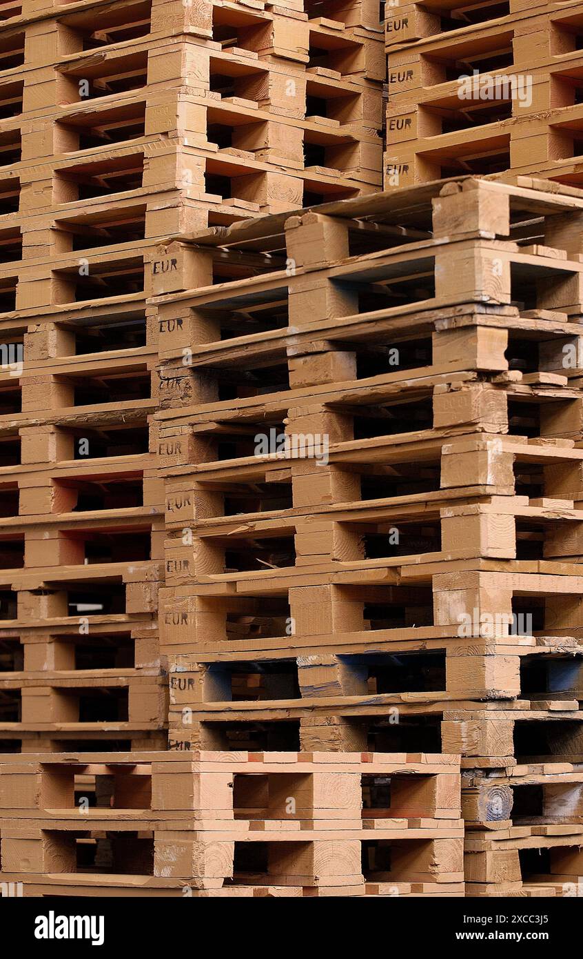 Pallet piles stacks hi-res stock photography and images - Alamy