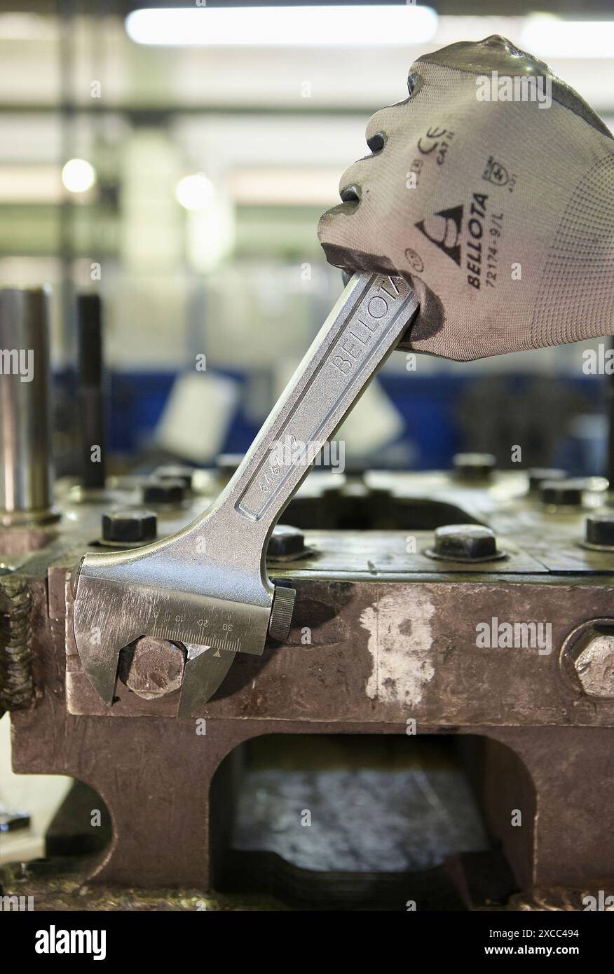 Using wrench industrial maintenance hi-res stock photography and images ...