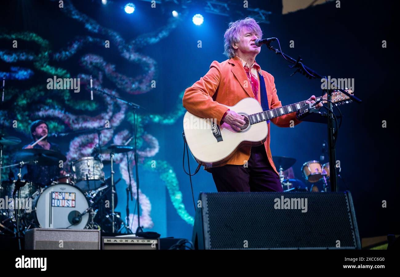 THE EDEN SESSIONS GOT OFF TO A JOYOUS START WITH CROWDED HOUSE PLAYING ...