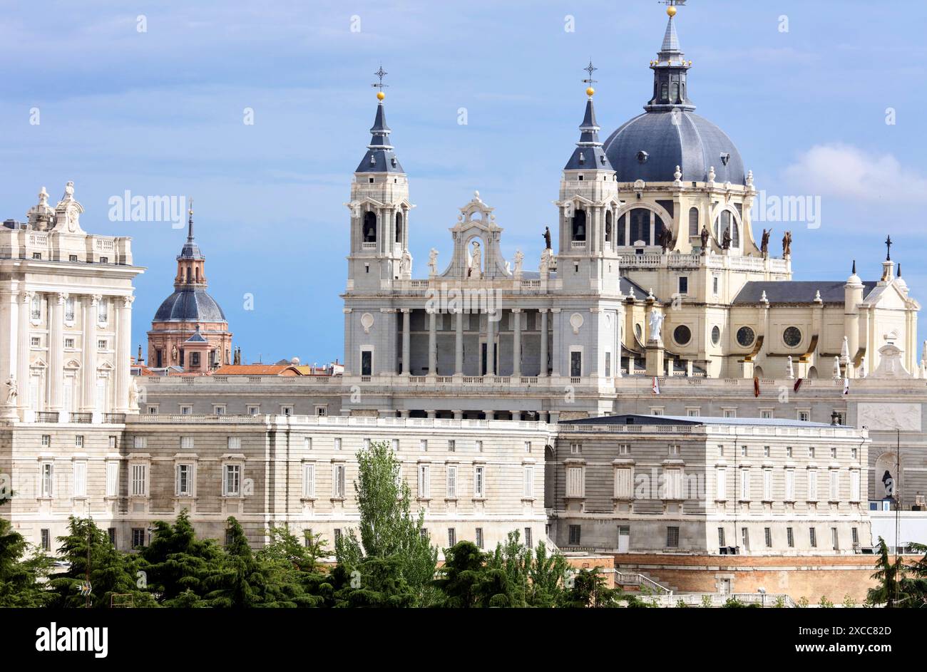Catedral de la almudena, madrid hi-res stock photography and images - Alamy