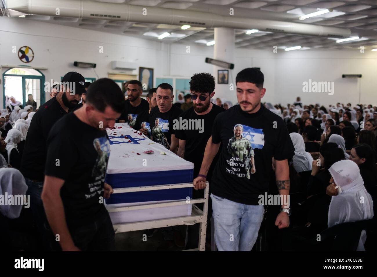 Members armed forces casket hi-res stock photography and images - Alamy