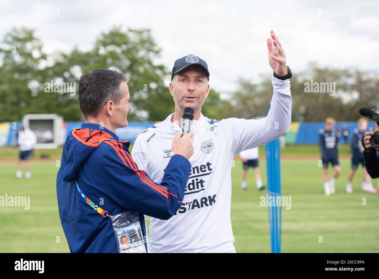 Kasper Hjulmand (Daenemark, Cheftrainer) Oeffentliches Training ...
