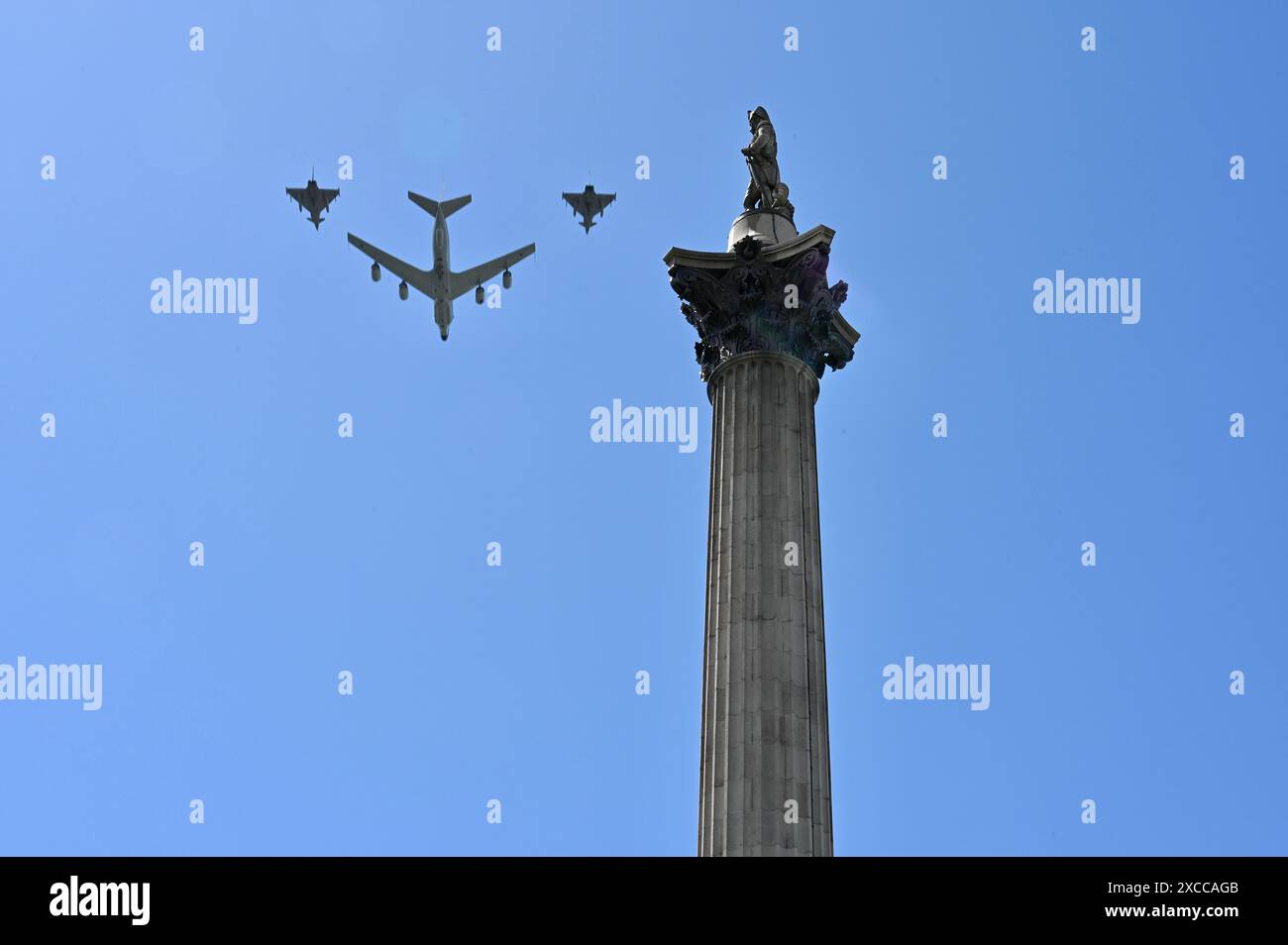 Flypast hi-res stock photography and images - Alamy