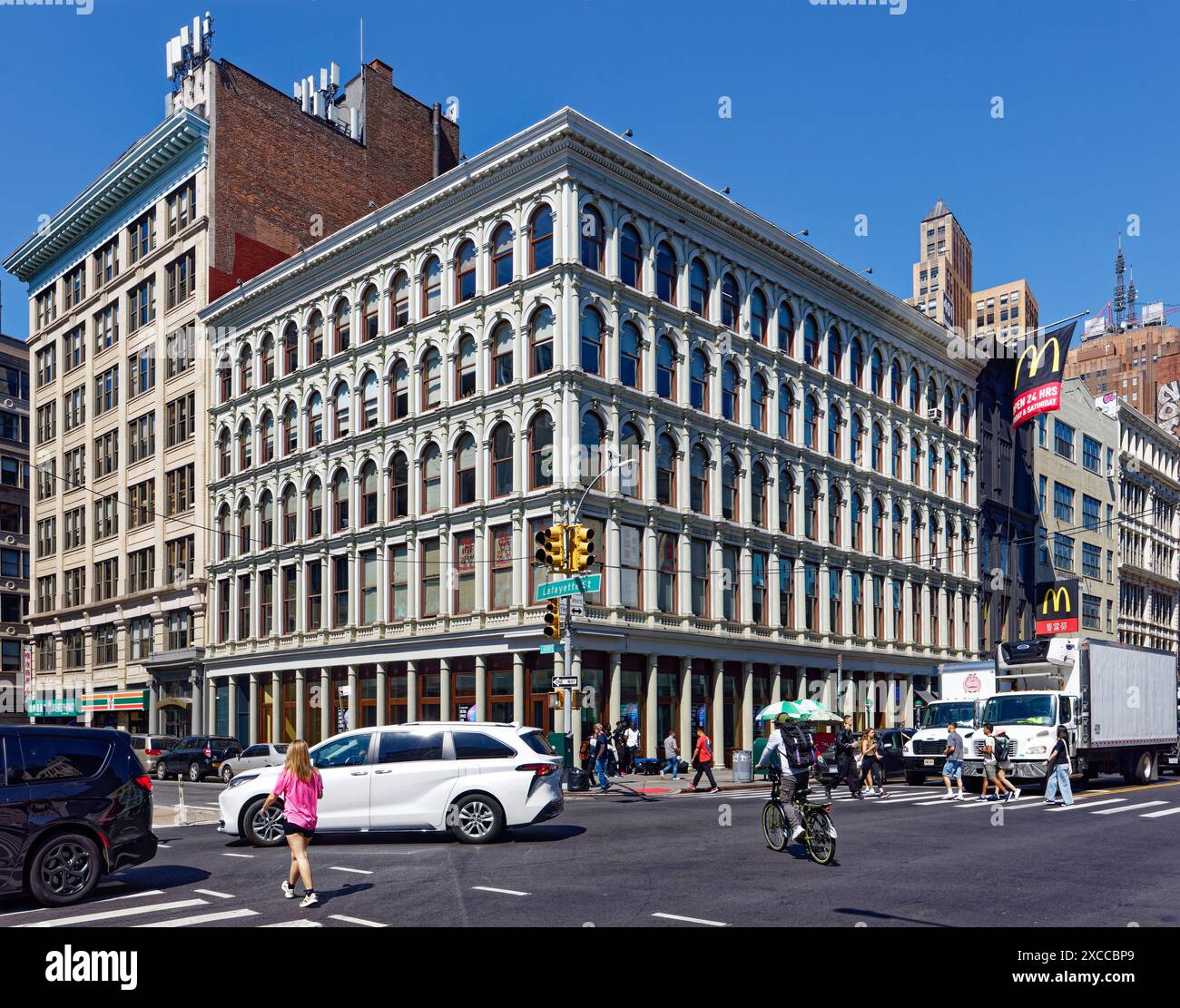 NYC Chinatown: Canal Street Market, 256 Canal Street, is a NYC landmark ...