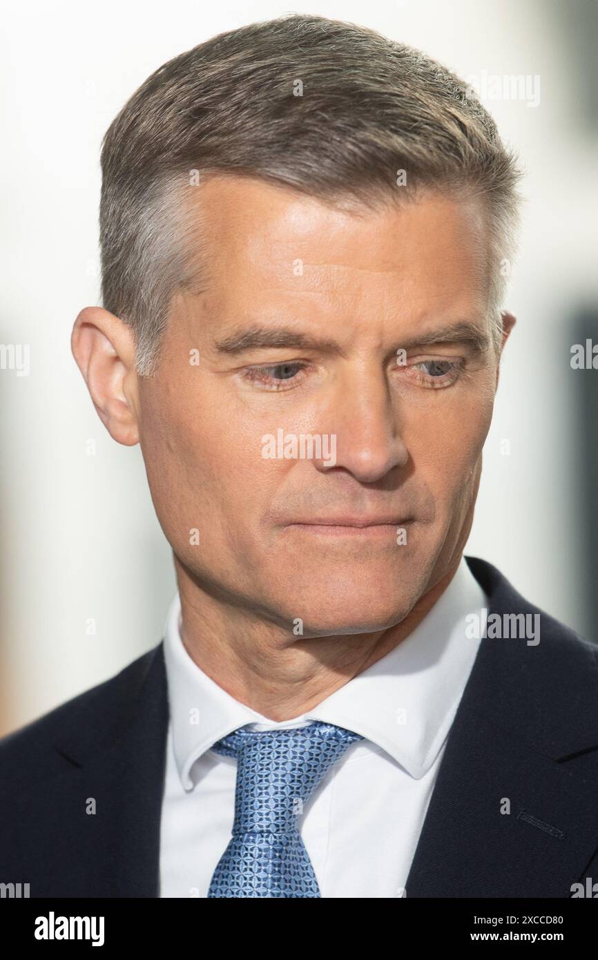 Transport secretary harper hi-res stock photography and images - Alamy