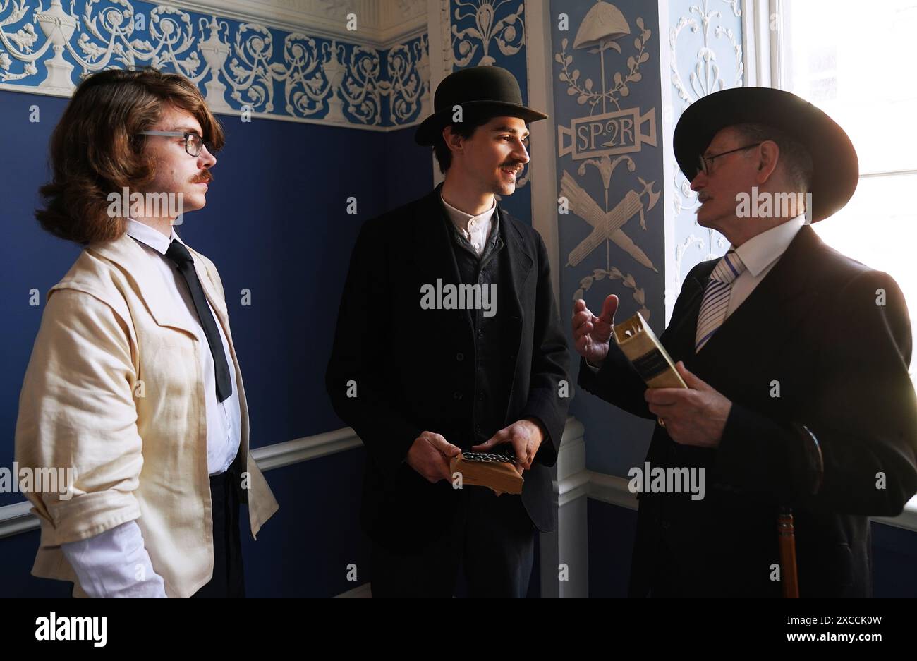 James Joyce lookalike John Shevlin (right) attends the Bloomsday ...