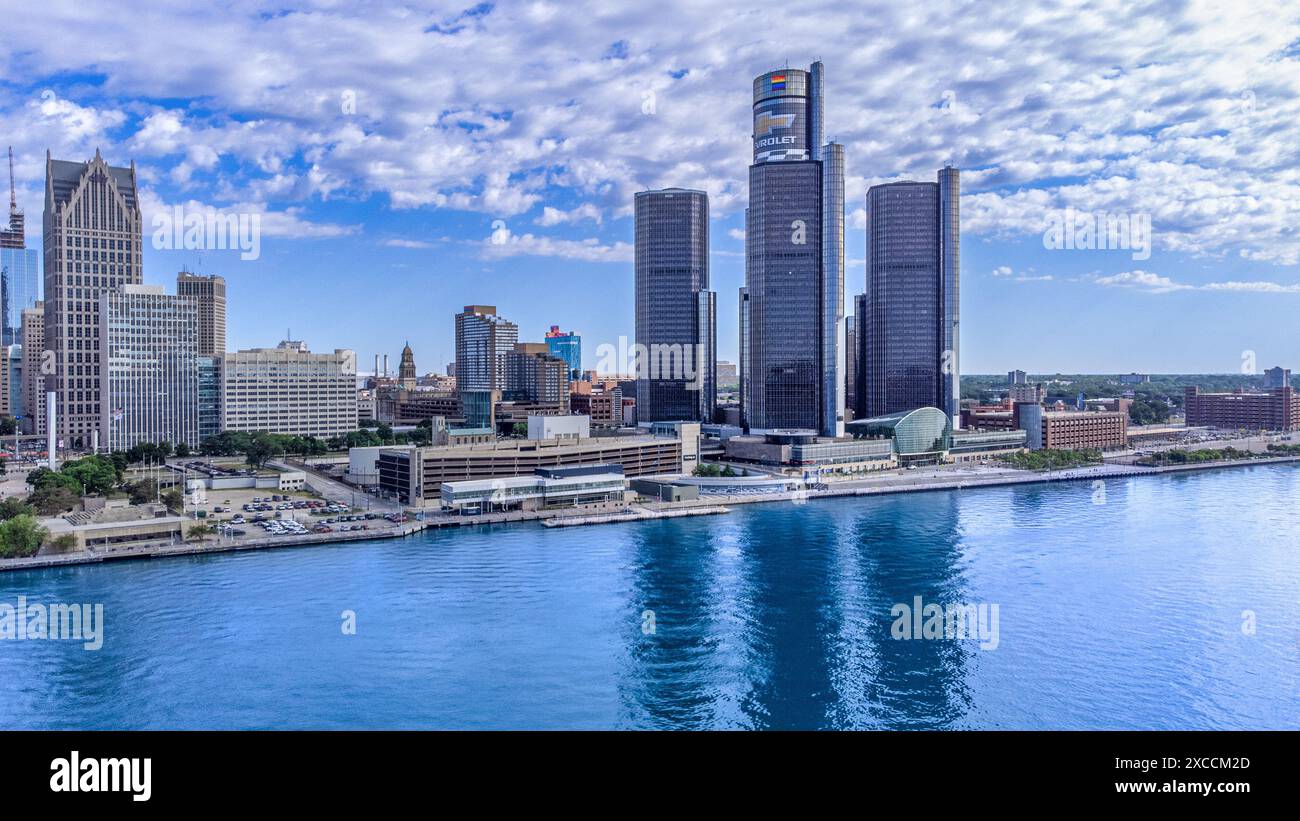 Detroit river renaissance center hi-res stock photography and images ...