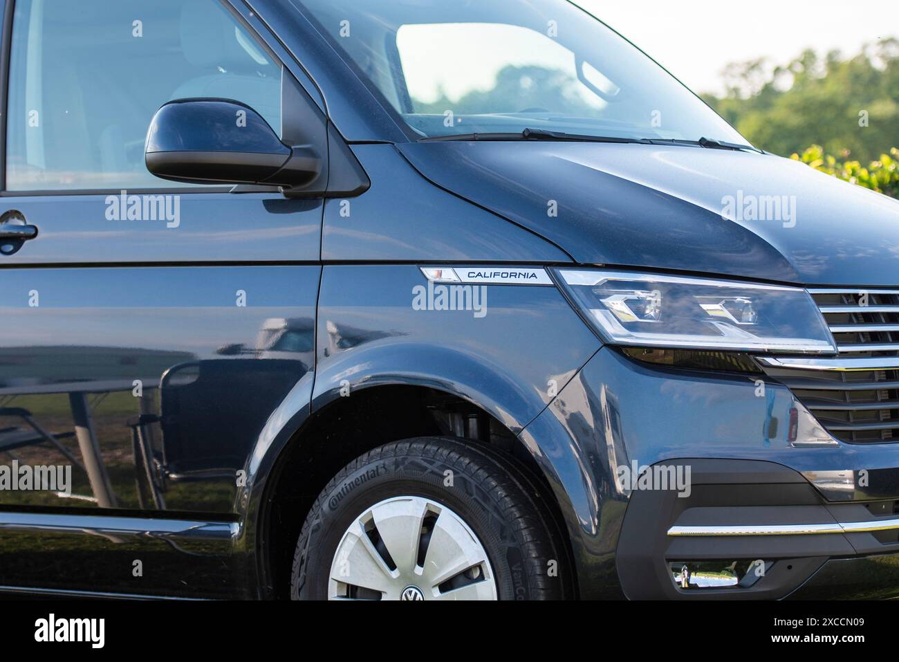 the new VW Camper Bulli California Ocean. This modern, versatile camper ...