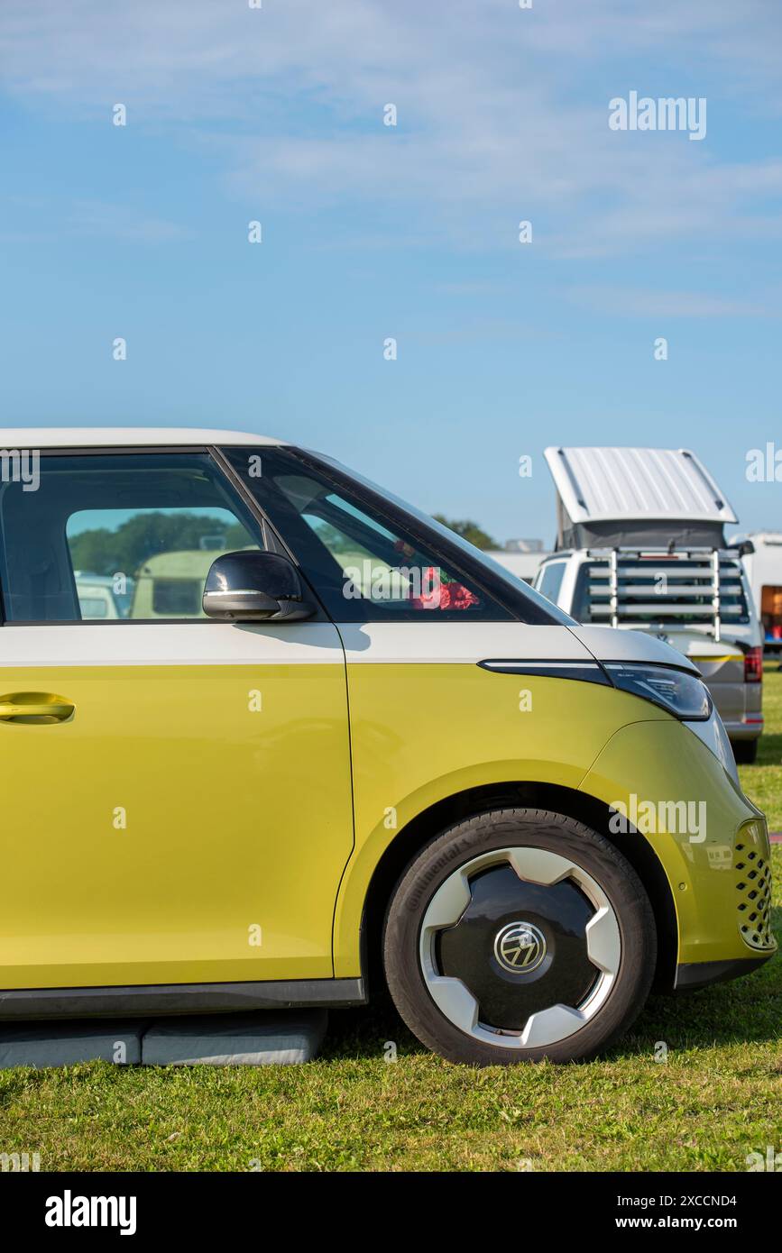 the new VW Camper Bulli California Ocean. This modern, versatile camper ...