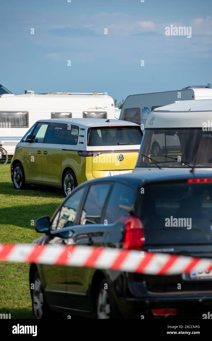 the new VW Camper Bulli California Ocean. This modern, versatile camper ...