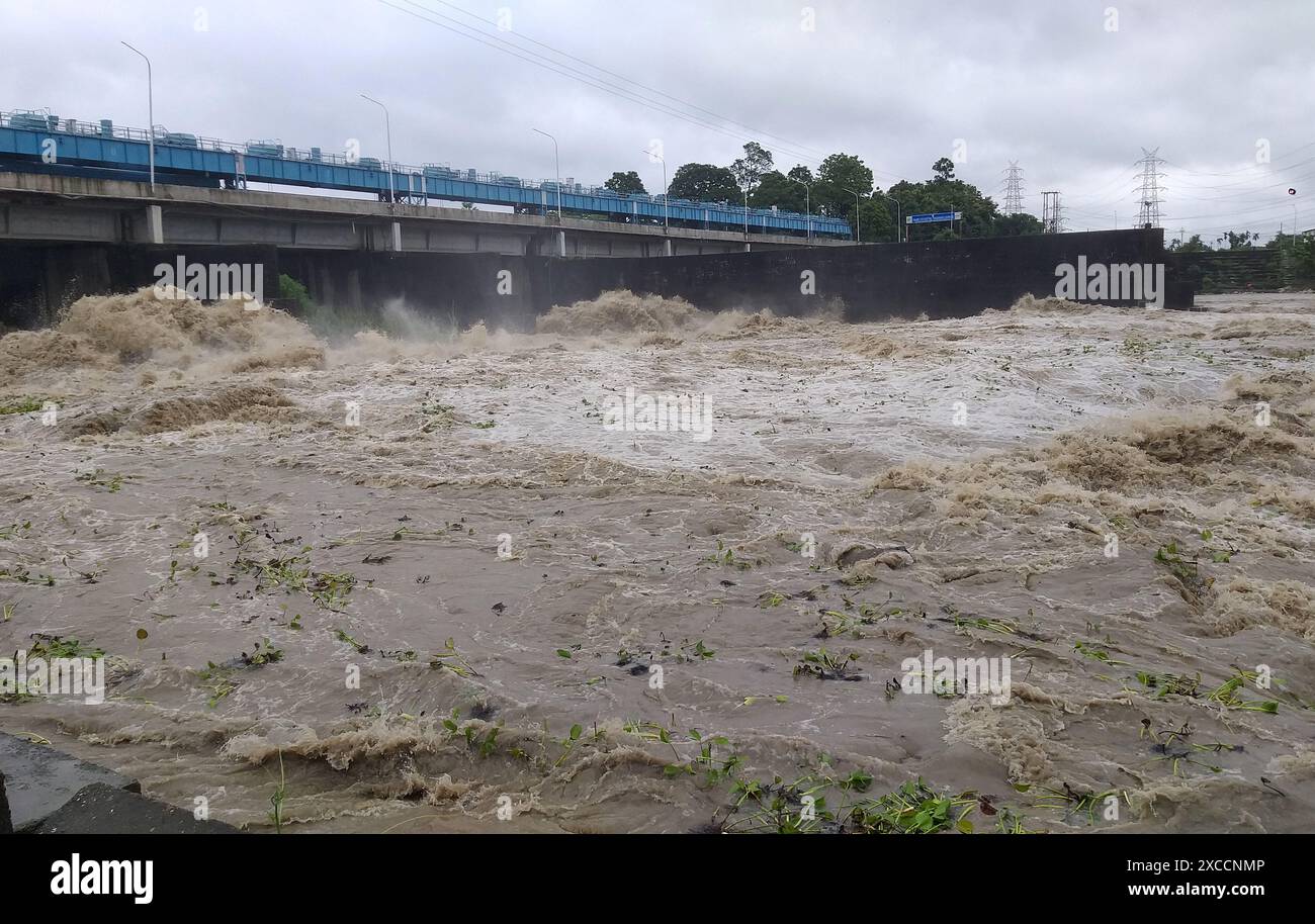 Siliguri, West Bengal, India. 16th June, 2024. Water Level Rise in ...