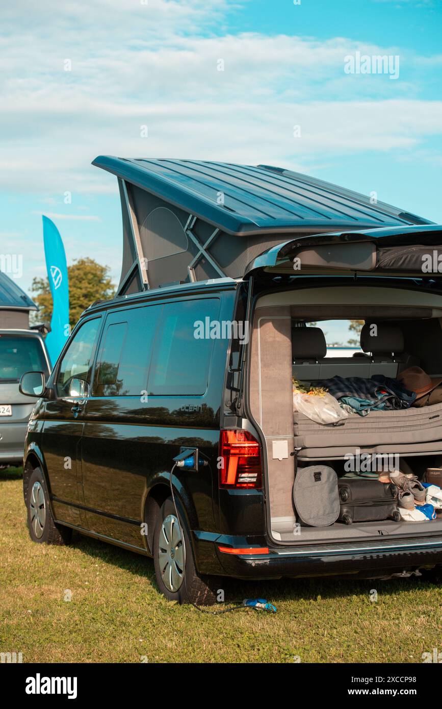 the new VW Camper Bulli California Ocean. This modern, versatile camper ...