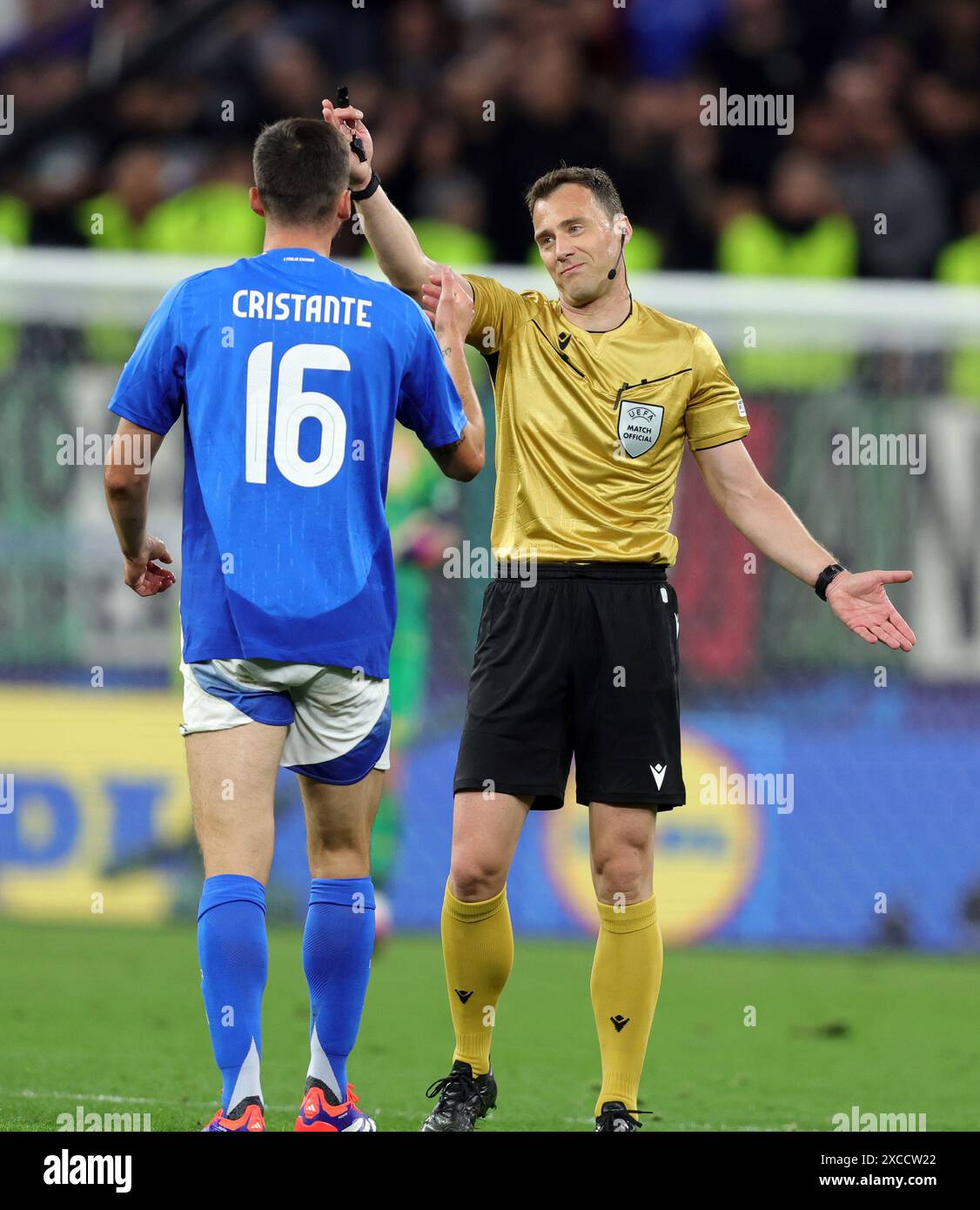 Felix zwayer referee germany hi-res stock photography and images - Alamy
