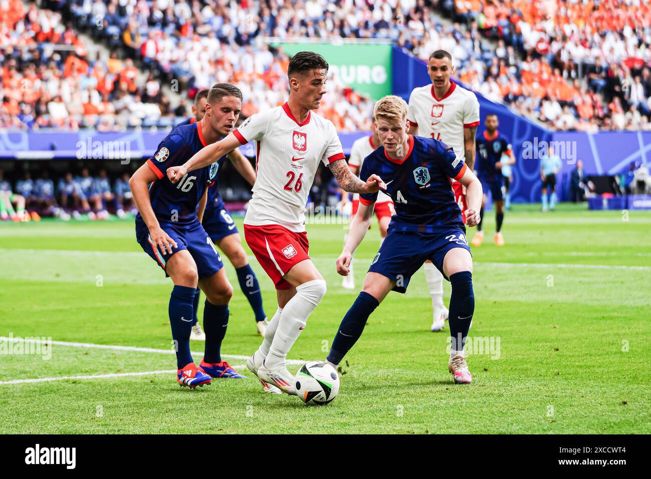 Joey Veerman (Niederlande, #16), Kacper Urbanski (Polen, #26), Jerdy ...