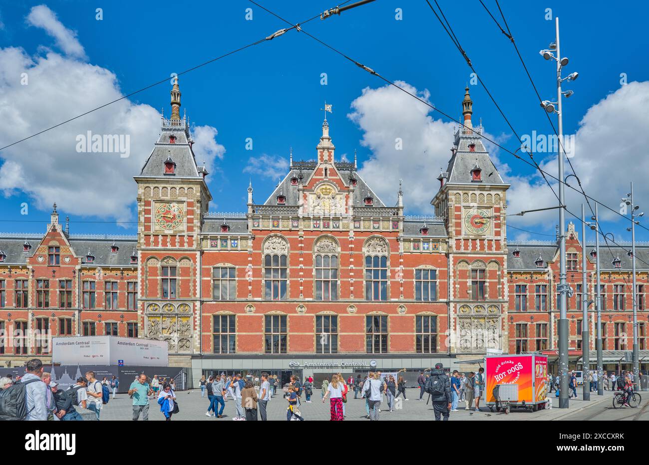 Amsterdam,Holland - August 9, 2023: The Cetral Station main facade ...