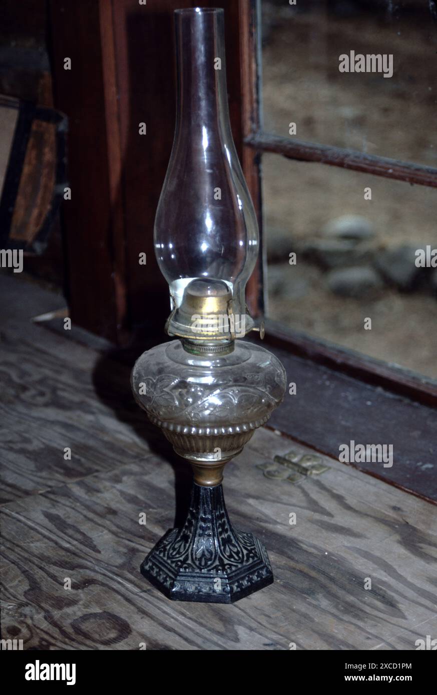 Vintage oil and kerosene lanterns Stock Photo - Alamy