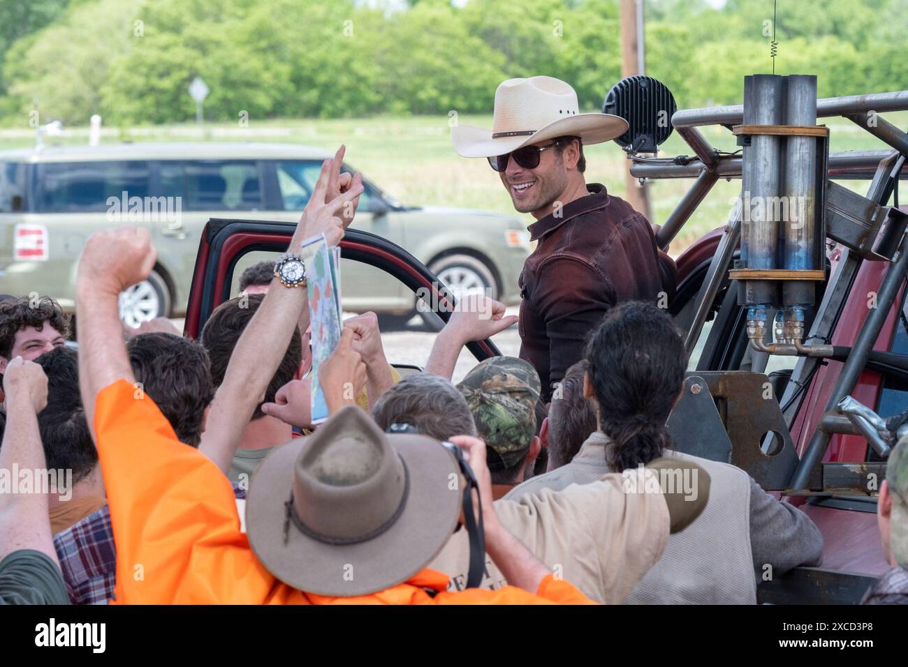 GLEN POWELL in TWISTERS (2024), directed by LEE ISAAC CHUNG. Credit ...