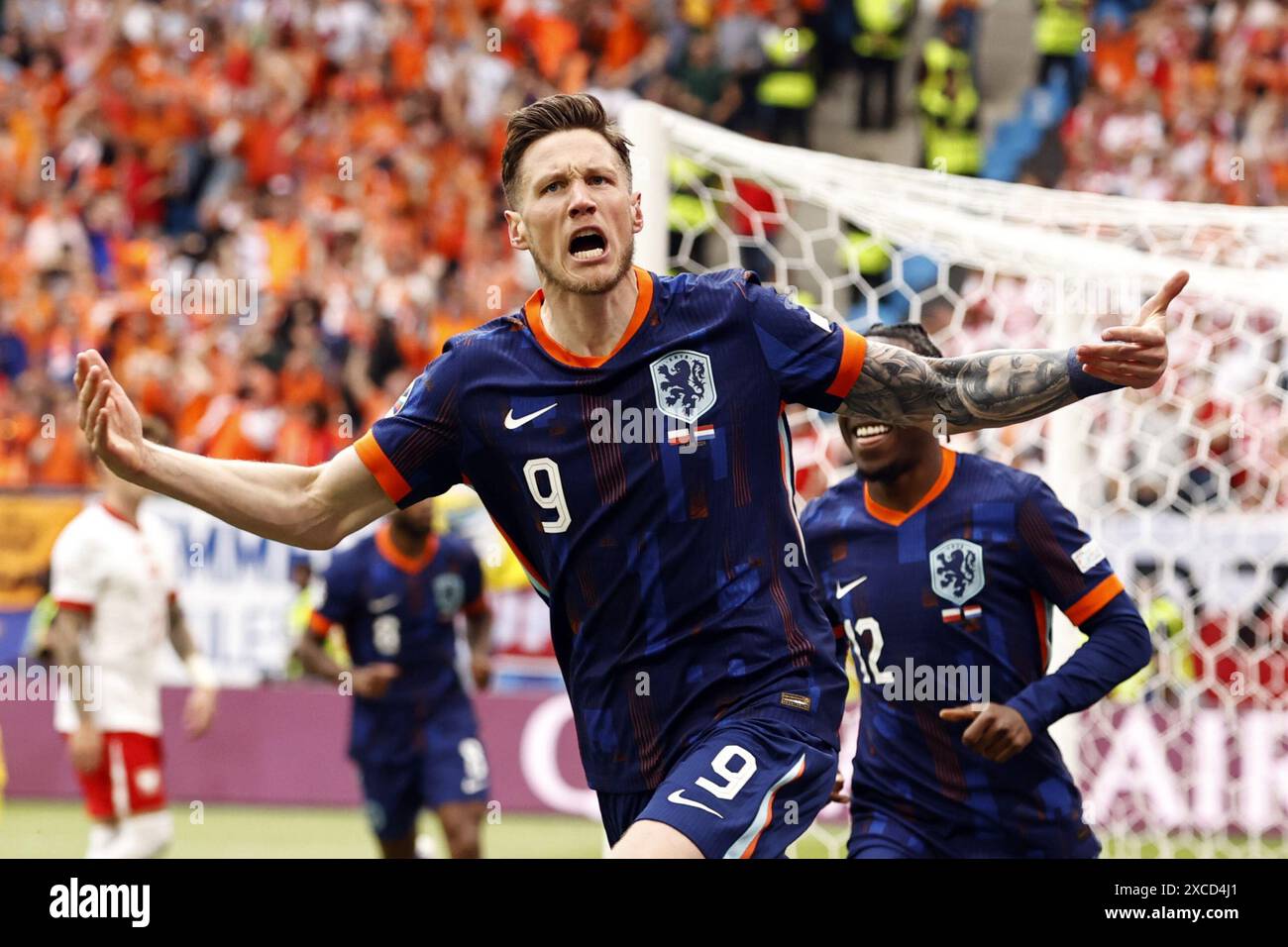 HAMBURG - Wout Weghorst of Holland scores the 1-2 during the UEFA EURO ...