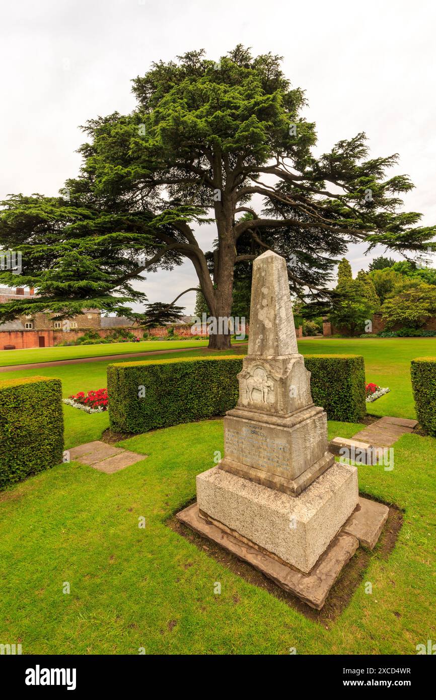 Memorial to Sir Briggs, a cavalry charger horse that saw action at the ...