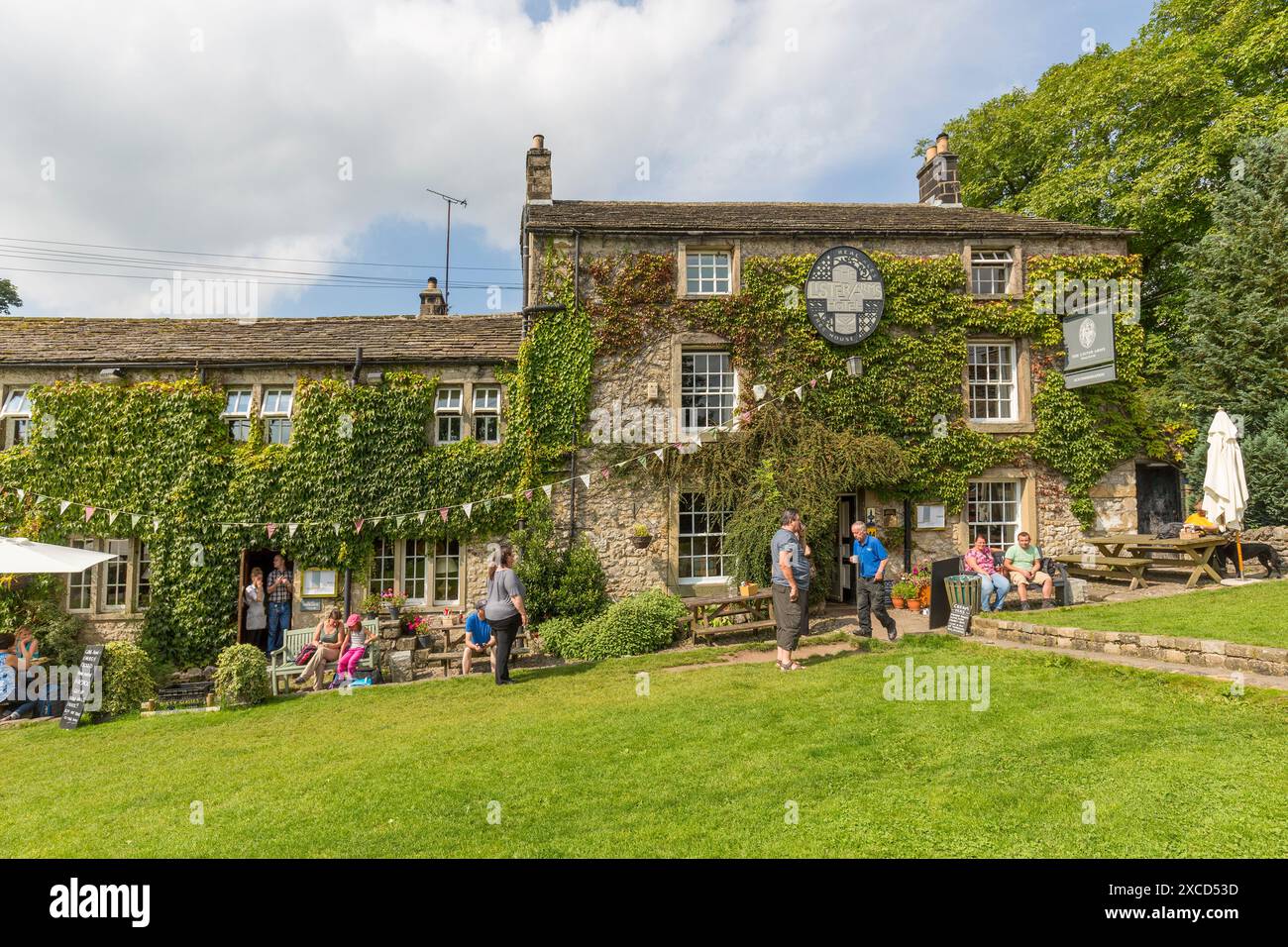 The Lister Arms public house in Malham, Yorkshire Dales, Uk Stock Photo ...