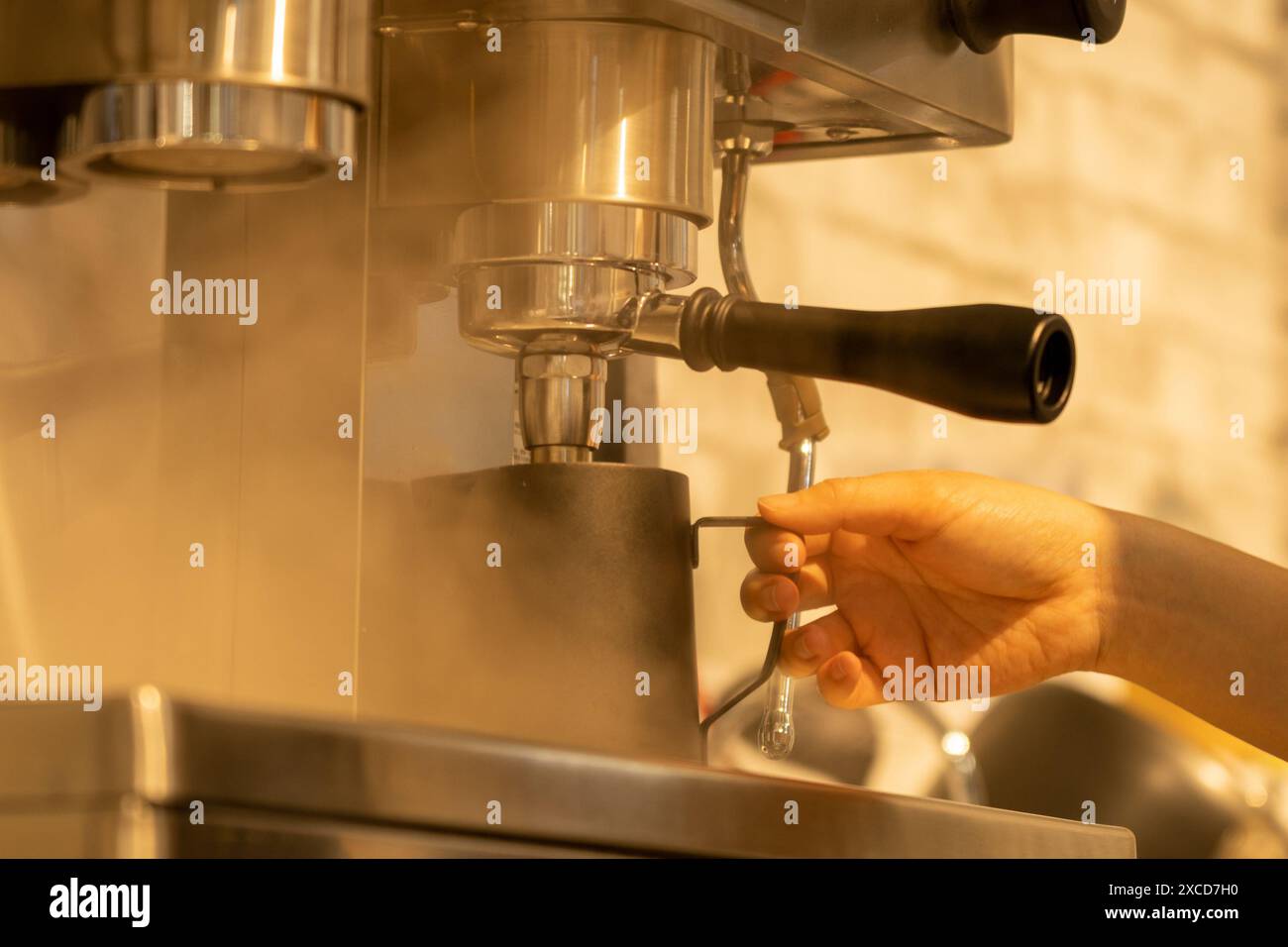 Commercial coffee grinder hi-res stock photography and images - Alamy