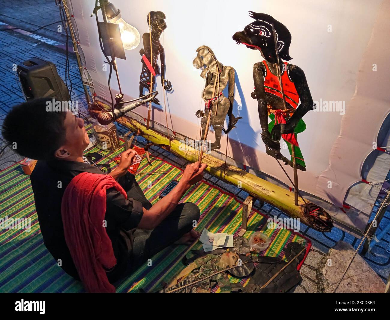 Songkhla, Thailand - December 30, 2023: A traditional Thai artist ...