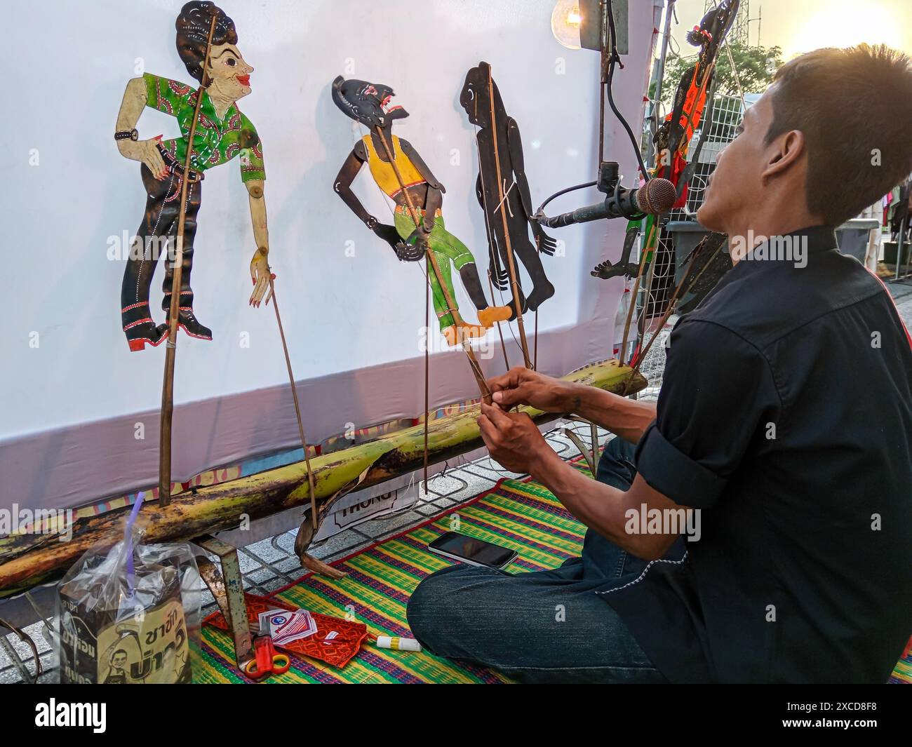 Shadow puppet thailand hi-res stock photography and images - Alamy
