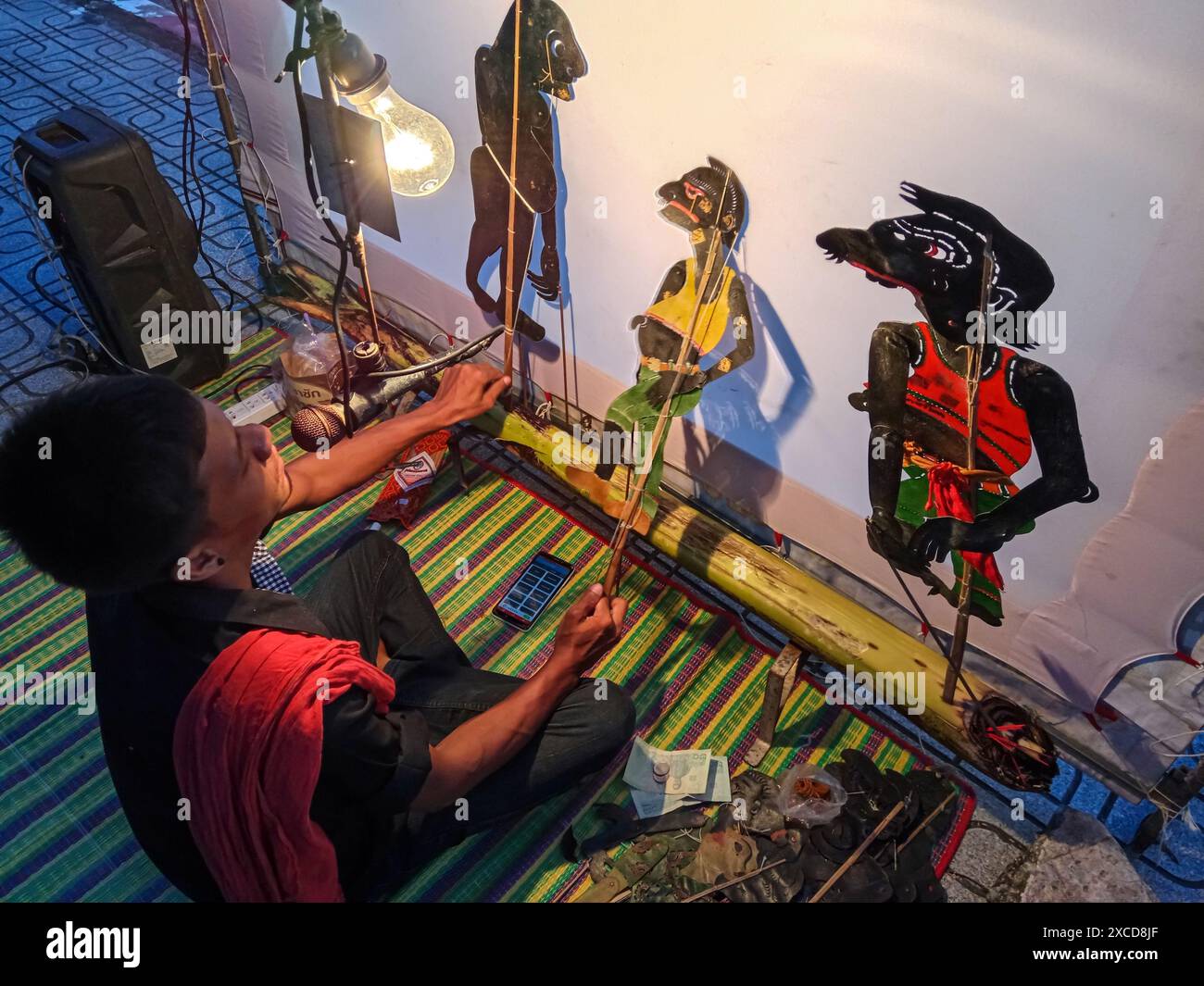 Songkhla, Thailand - December 30, 2023: A traditional Thai artist ...