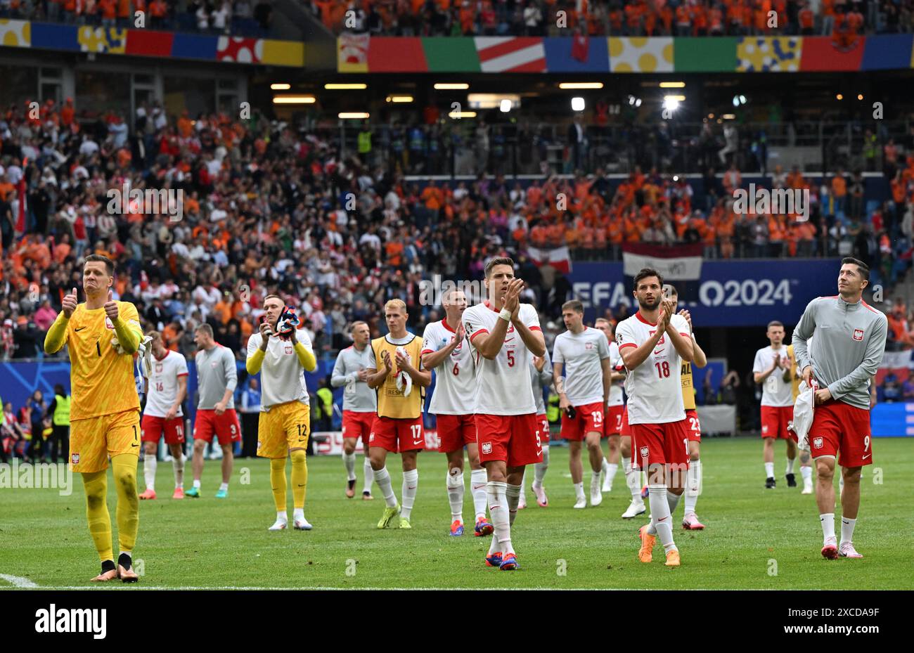 Hamburg. 16th June, 2024. Players of Poland greet spectators after the ...