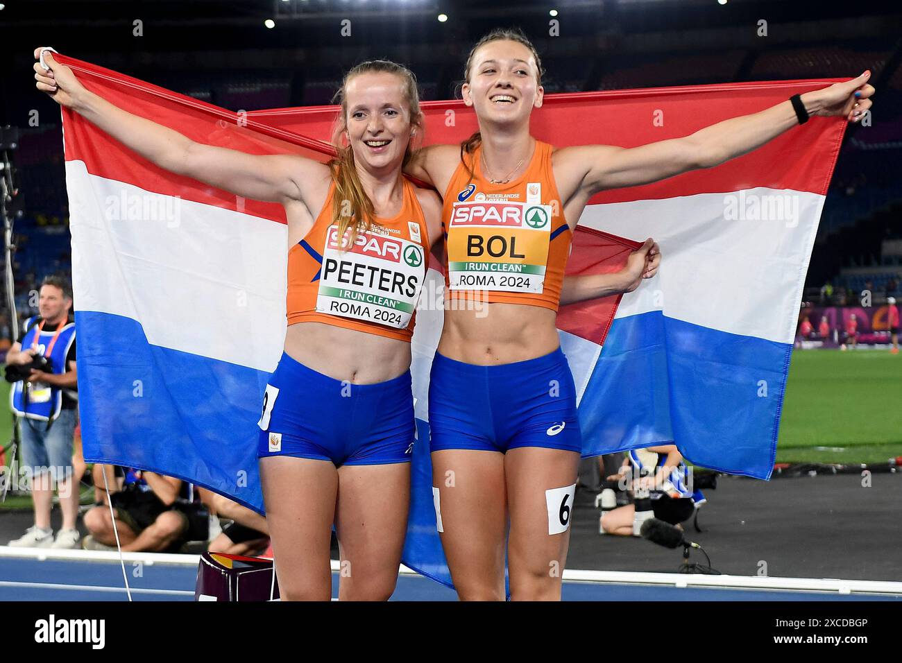 Cathelijn Peeters and Femke Bol of The Netherlands celebrate after ...