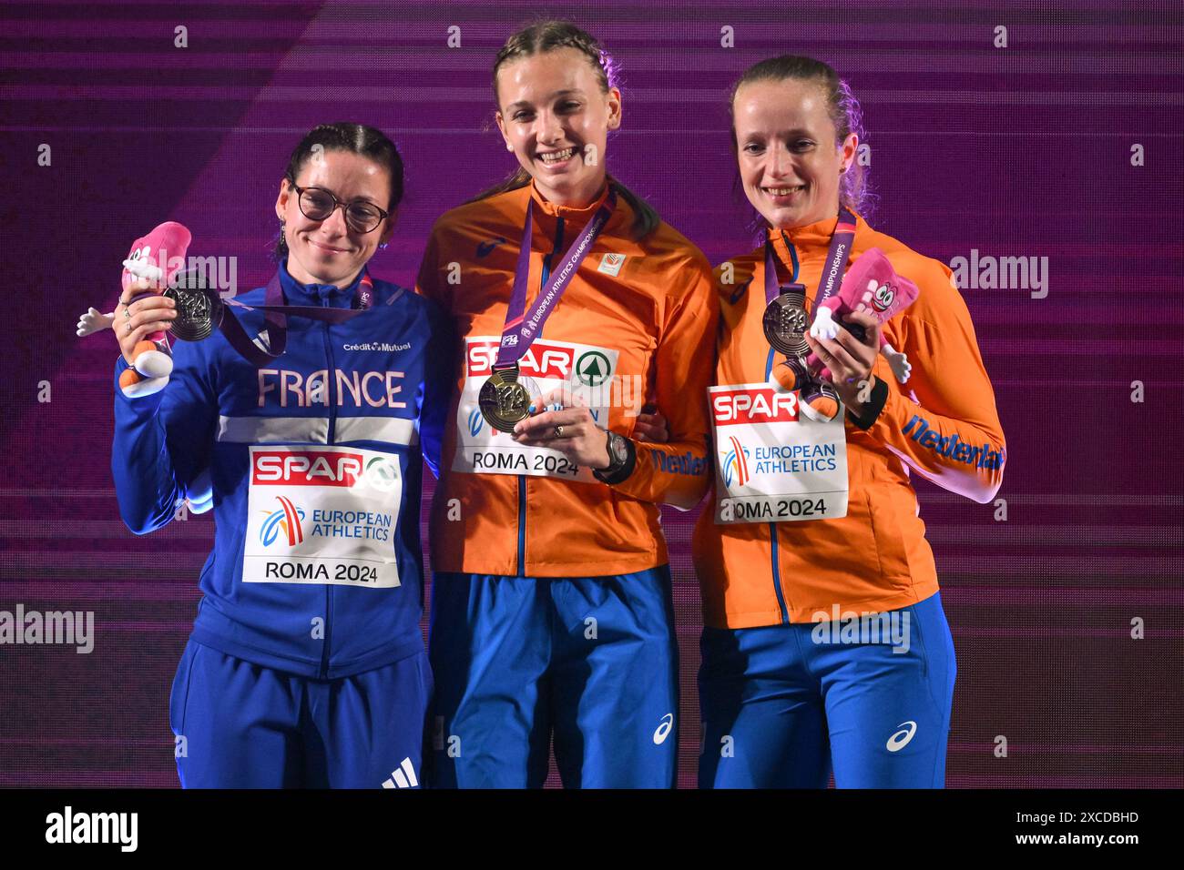 Louise Maraval of France, silver, Femke Bol of The Netherlands, gold ...