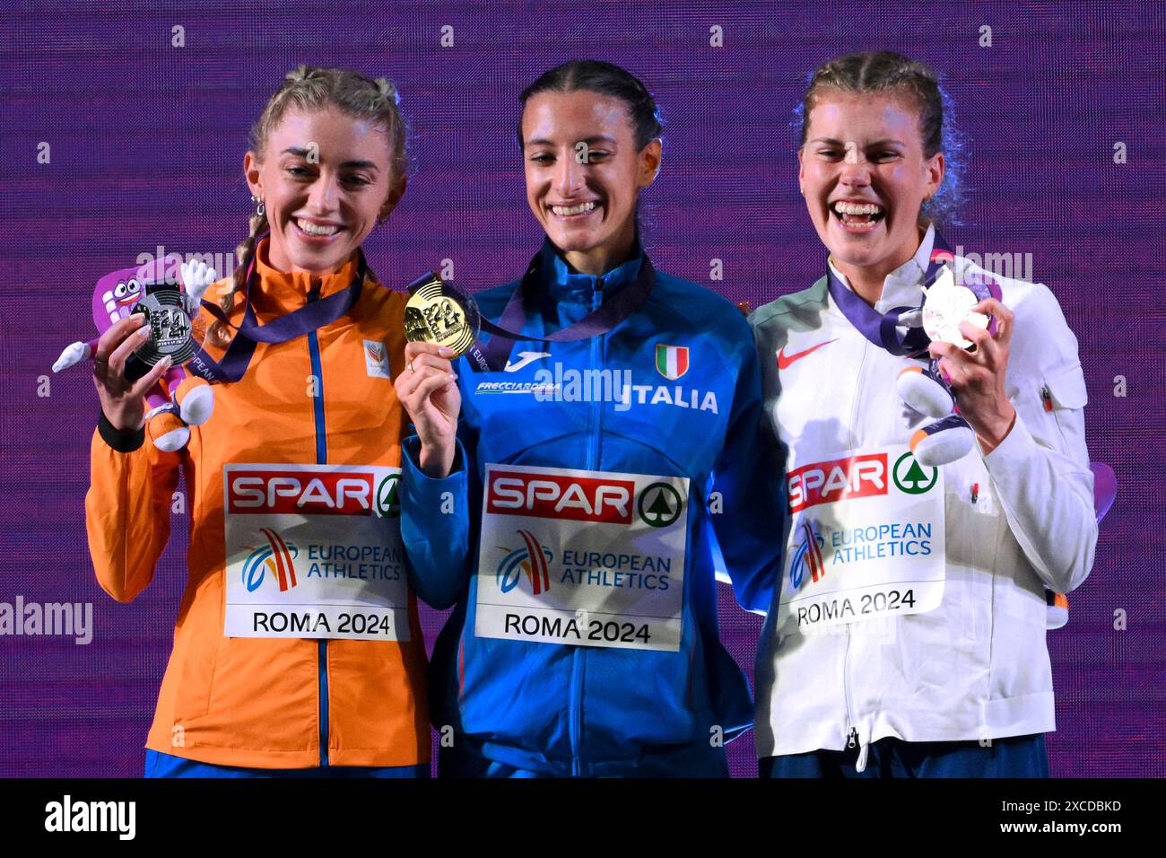 Diane Van Es of The Netherlands, silver, Nadia Battocletti of Italy ...