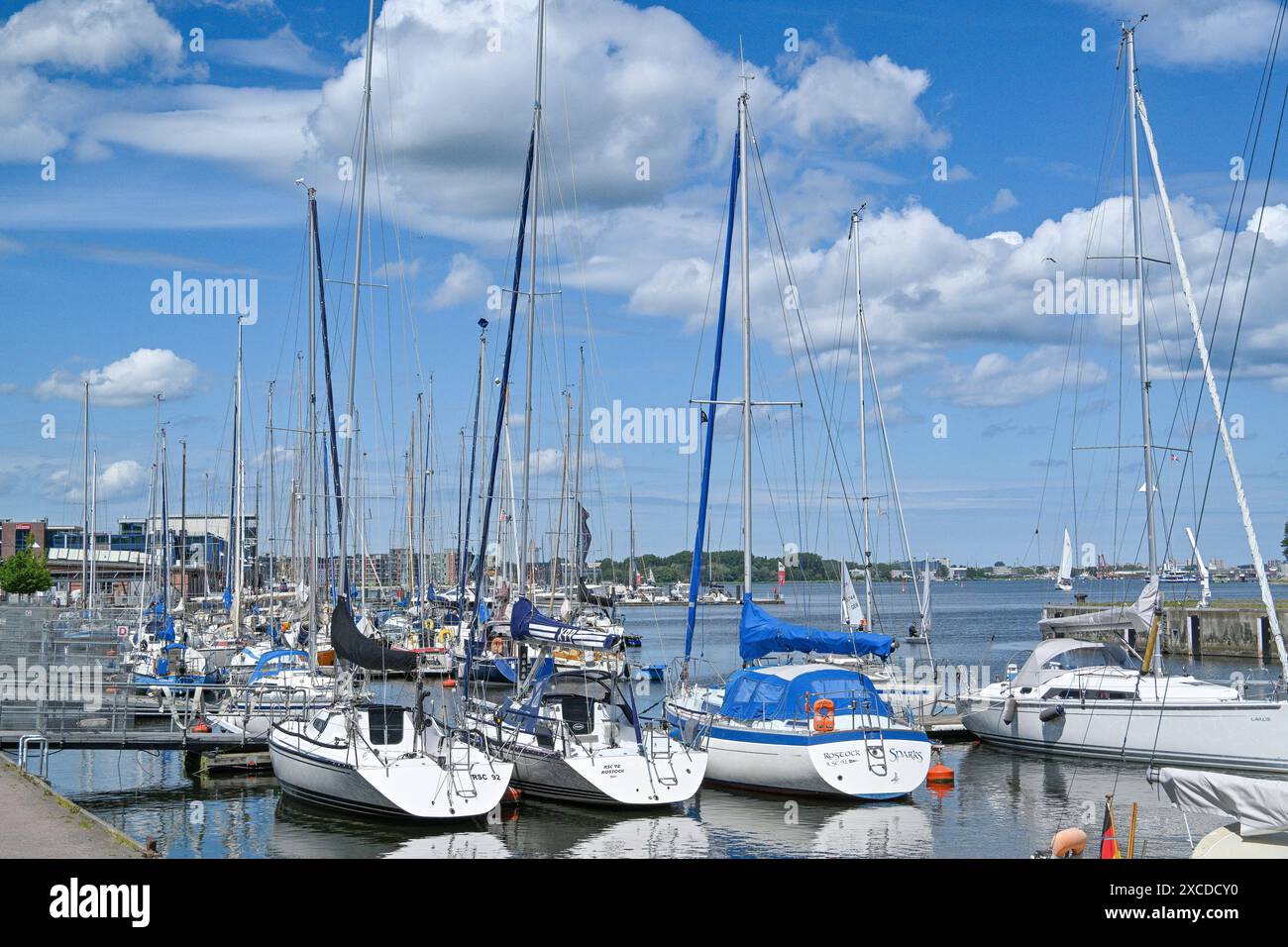 Deu: Stadthafen Rostock Rostock, Deutschland. 16.06.2024. Blick auf den ...