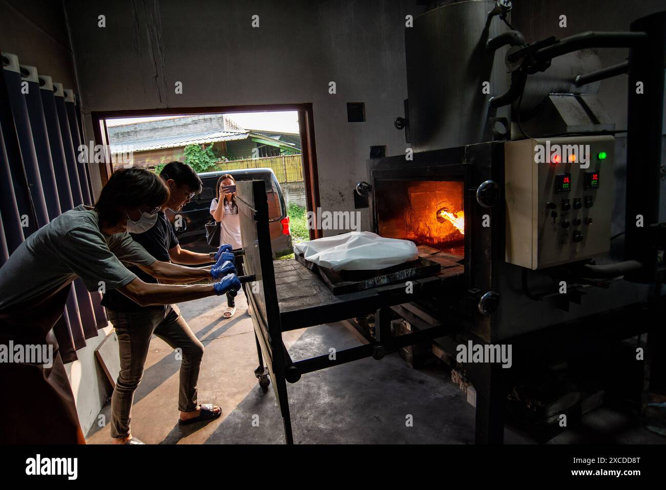 ANIMAL CREMATION HOUSE IN BANDUNG Cremation of a dog at the Pets In ...