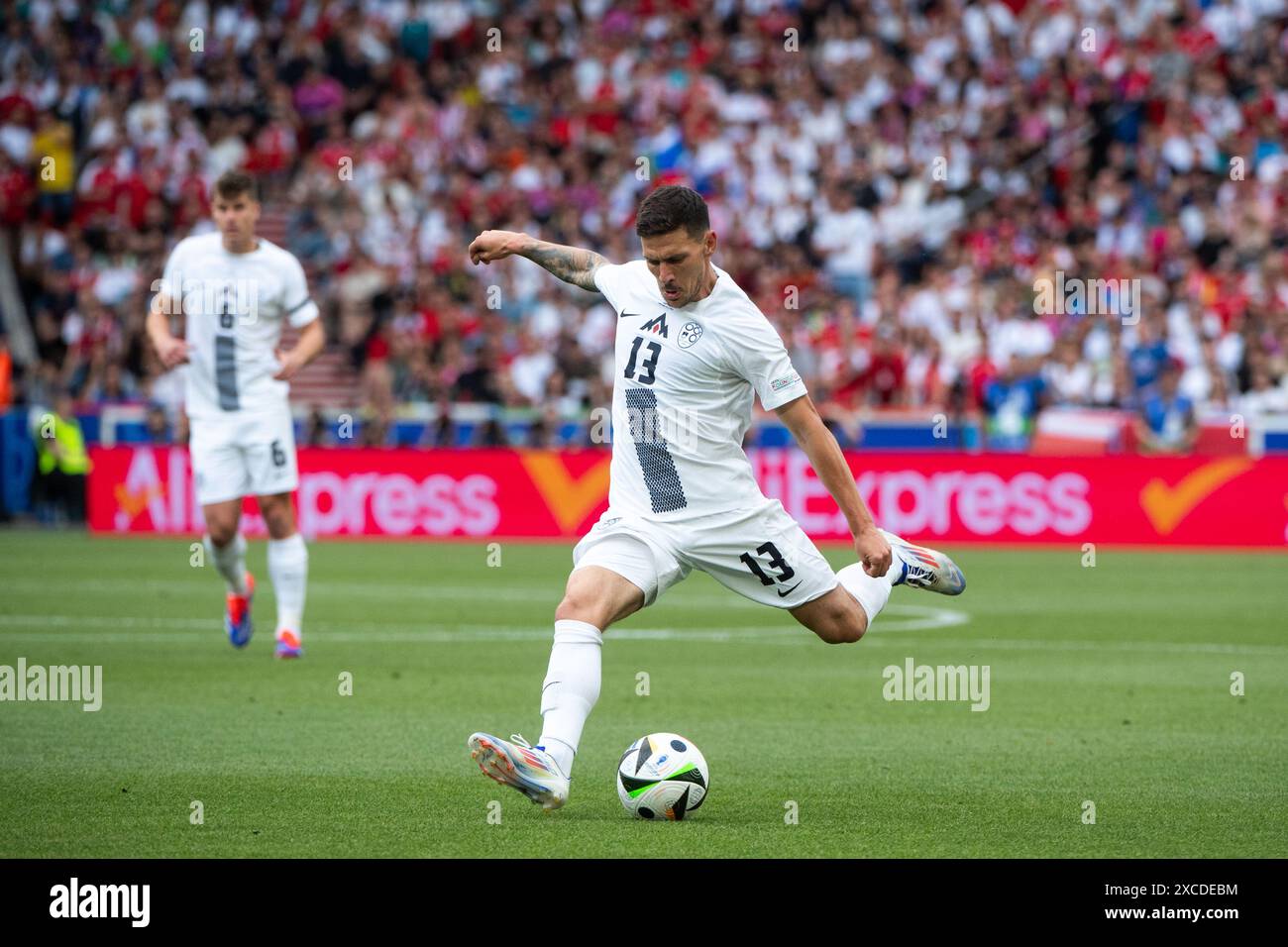 Erik Janza (Slowenien, #13) am Ball, GER, Slovenia (SVN) vs Denmark ...