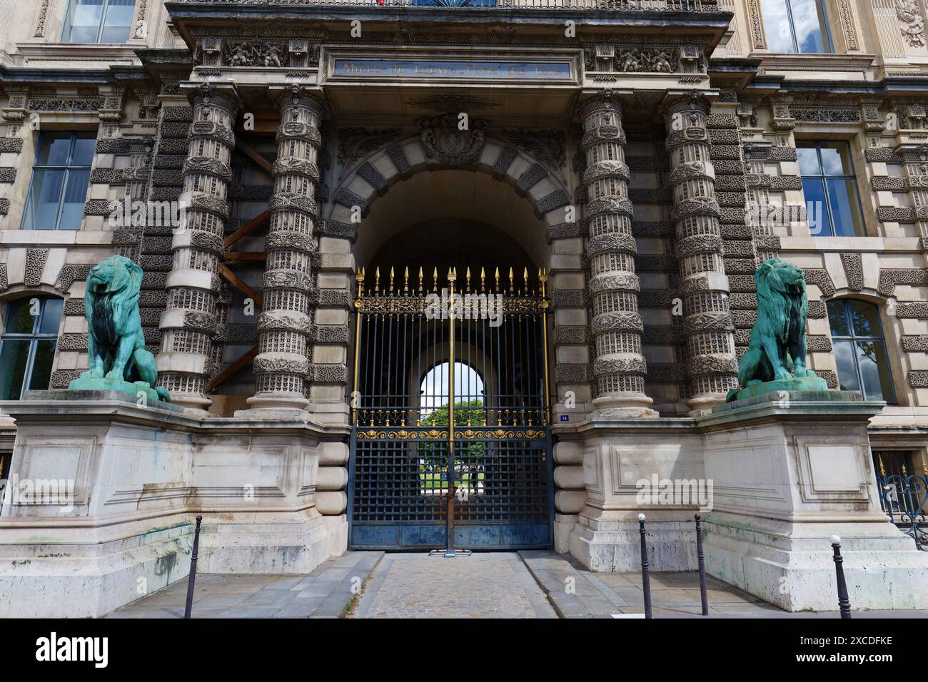The Porte des Lions gate is in the SouthWestern wing of the Louvre just ...