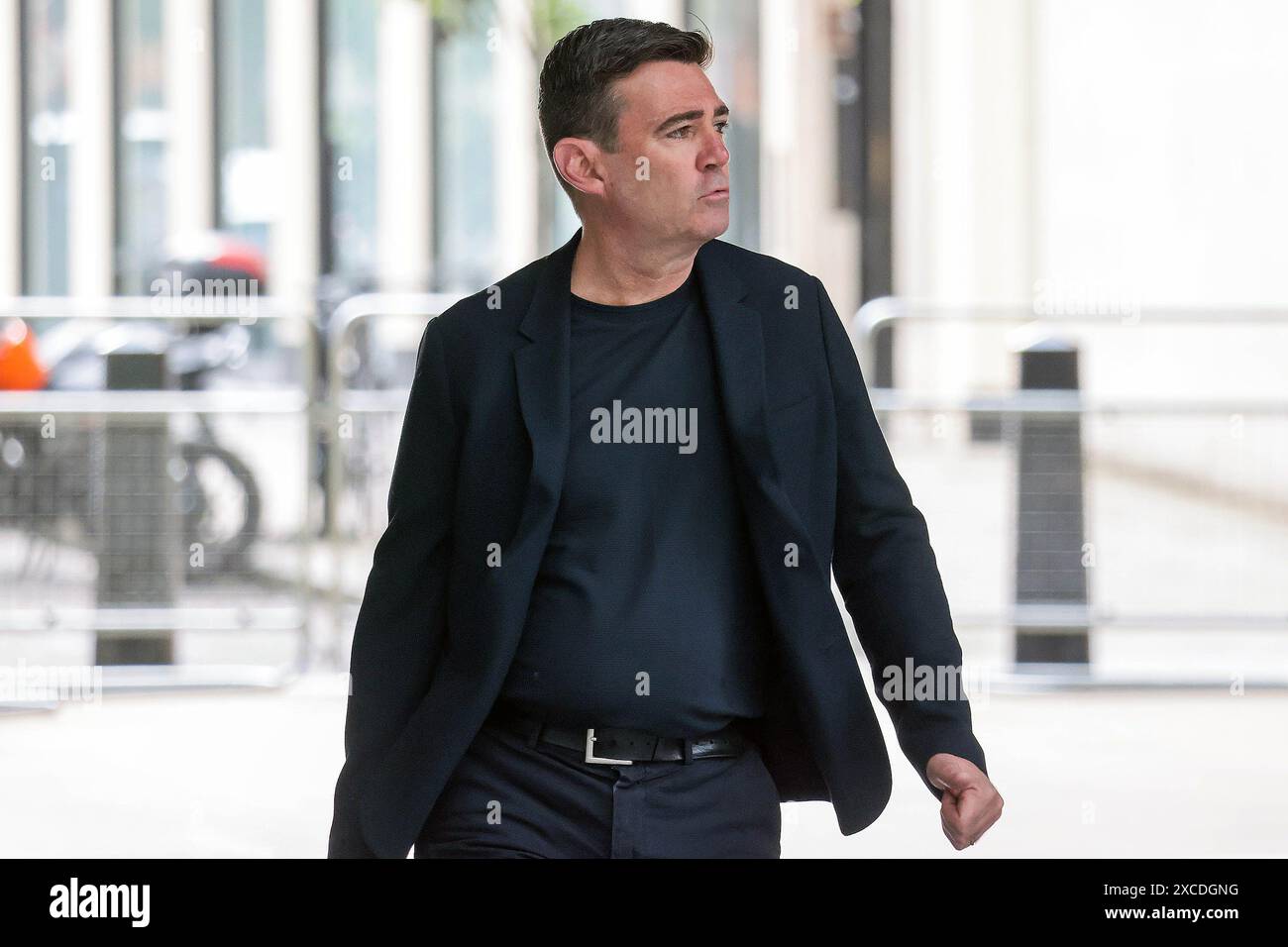 Bbc manchester new broadcasting house hi-res stock photography and ...