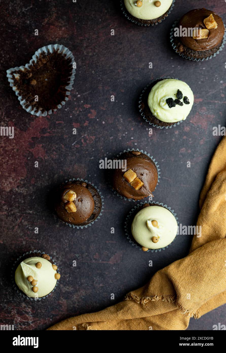mini chocolate cupcakes, chocolate frosting, vanilla frosting ...