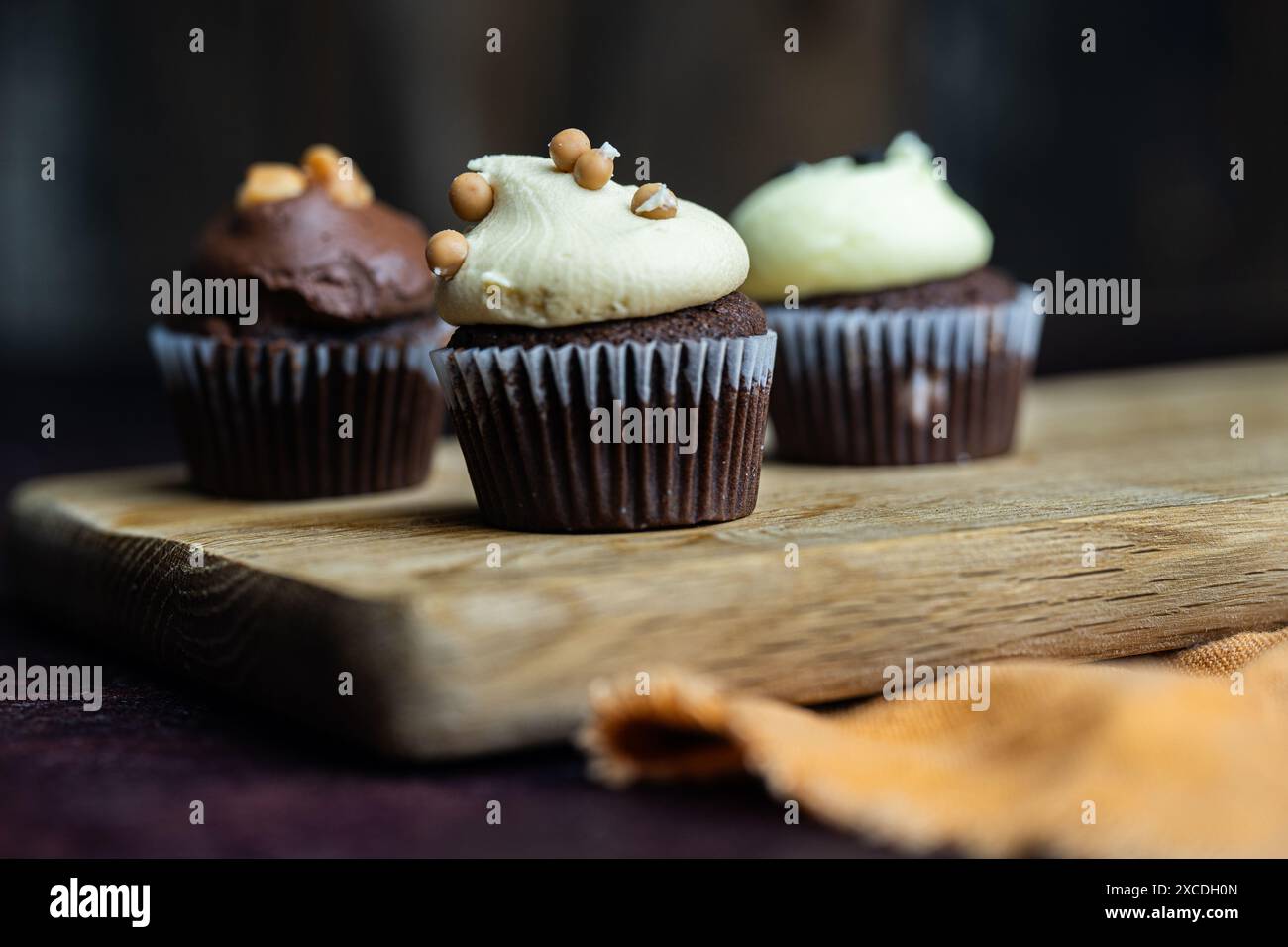 chocolate and vanilla cupcakes Stock Photo - Alamy