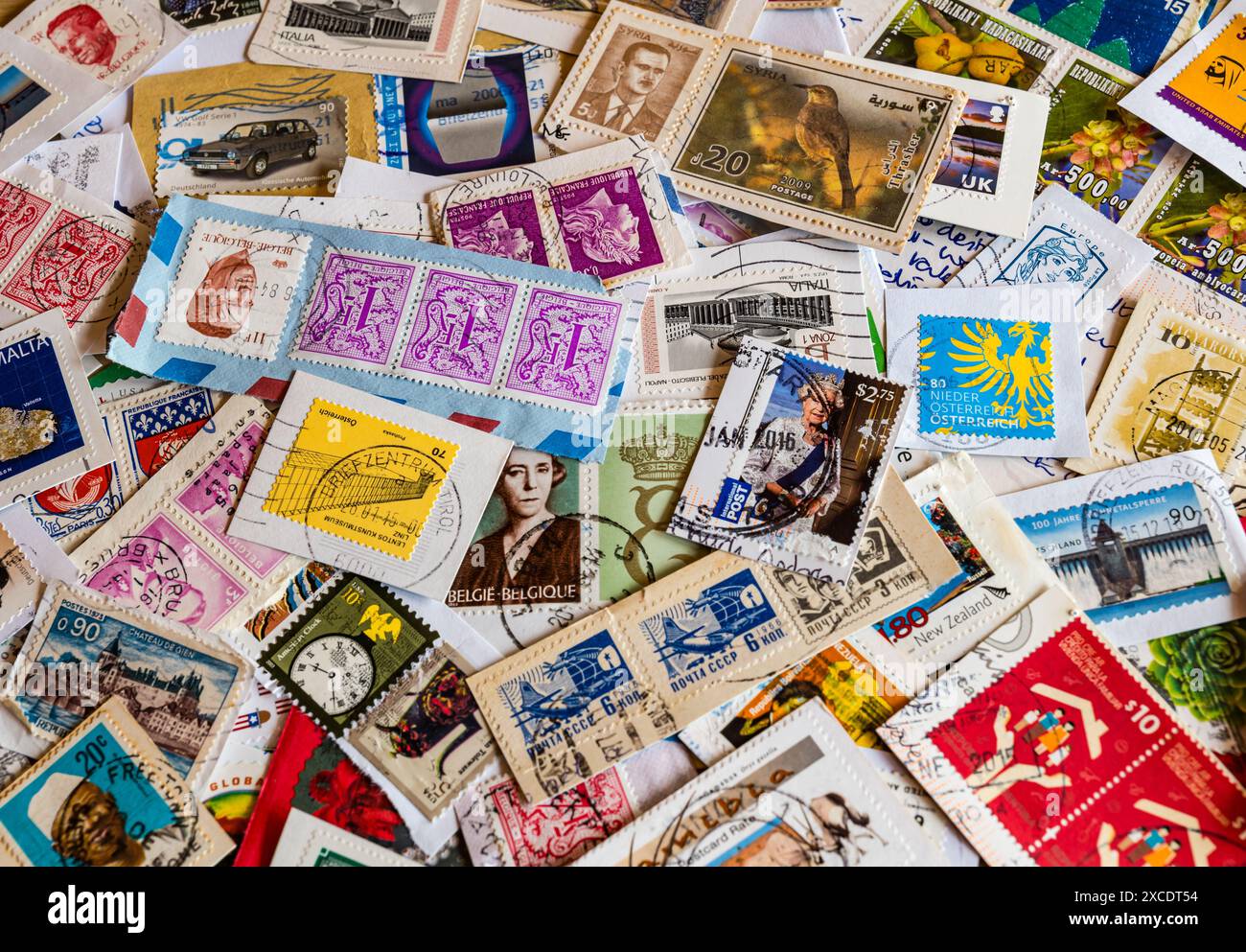 International postage stamp hi-res stock photography and images - Alamy