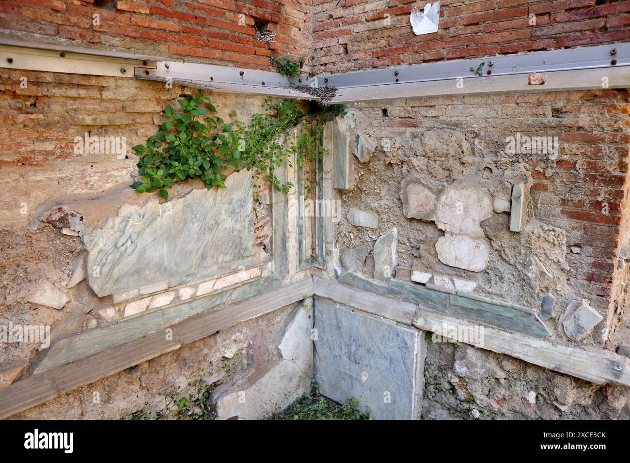 Rivestimenti hi-res stock photography and images - Alamy