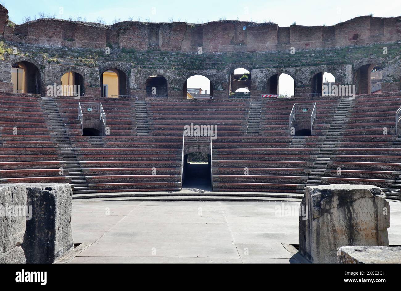 Teatro romano del centro hi-res stock photography and images - Alamy