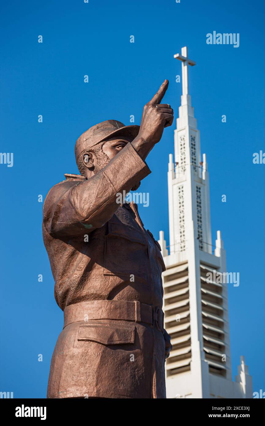 Mozambique, Maputo, Maputo Cidade, The new statue of Samora Machel ...