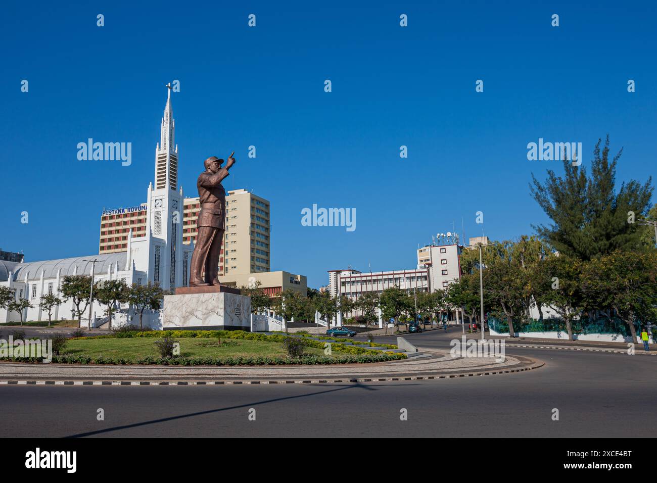 Mozambique, Maputo, Maputo Cidade, The new statue of Samora Machel ...