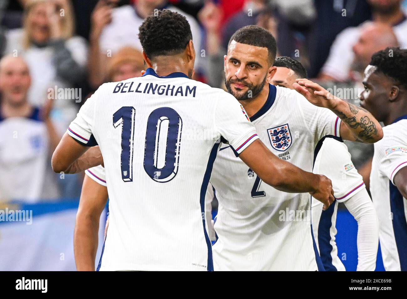 GELSENKIRCHEN - (l-r) Jude Bellingham of England, Kyle Walker of ...