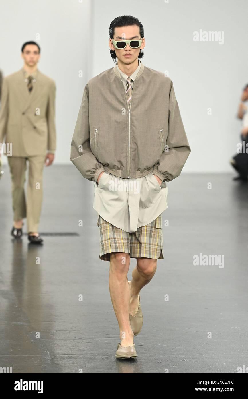 Fendi spring summer 2024 catwalk hi-res stock photography and images ...