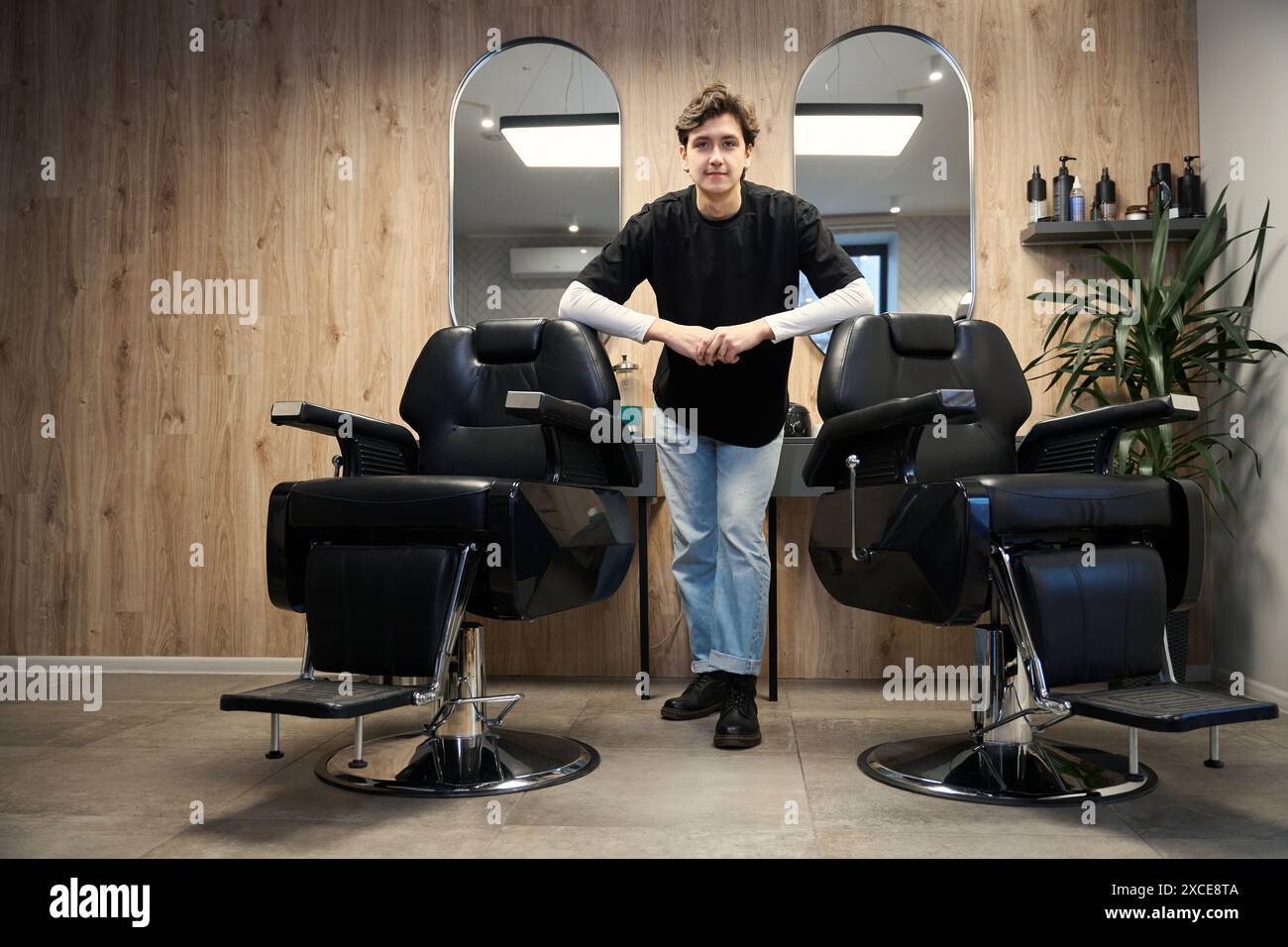 Salon chair pose hi-res stock photography and images - Alamy