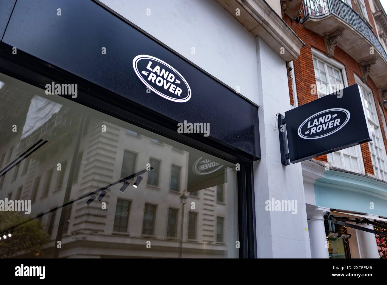 Land Rover Advertising logo, banner, car dealership building, British ...