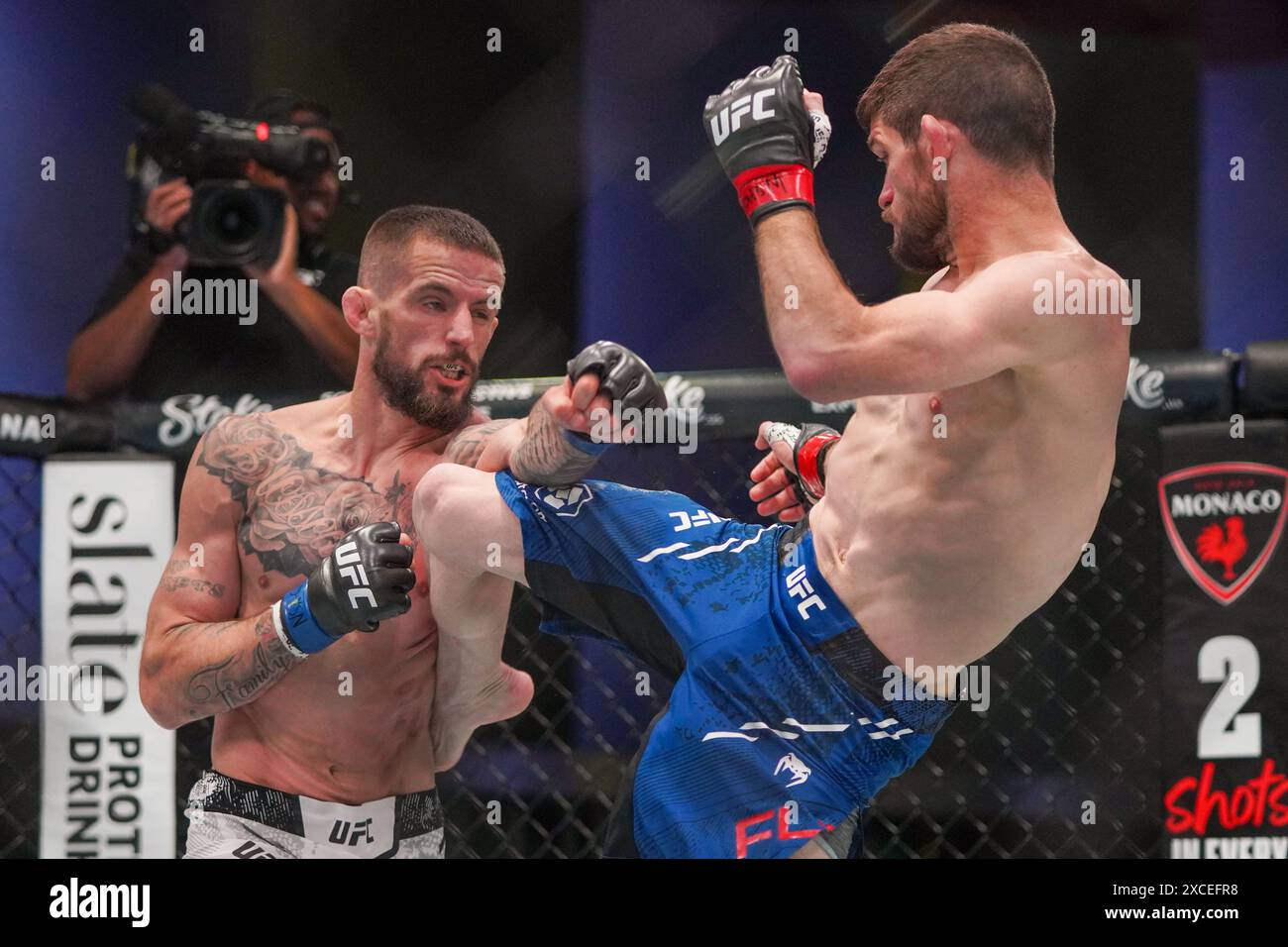 Side kick hi-res stock photography and images - Alamy